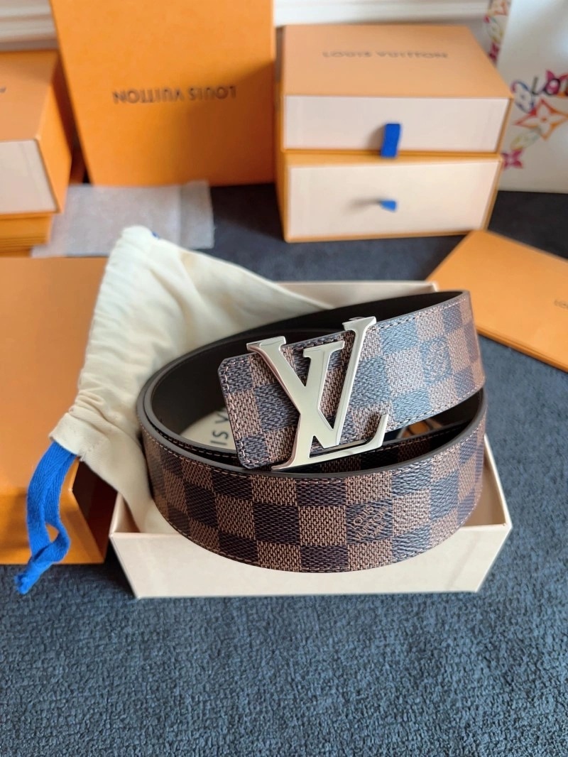 Top mirror Louis Vuitton Belts