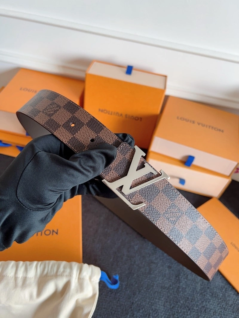 Top mirror Louis Vuitton Belts