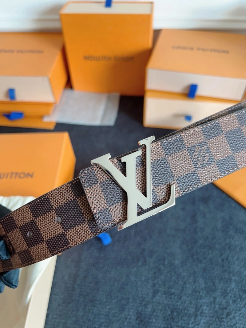 Top mirror Louis Vuitton Belts