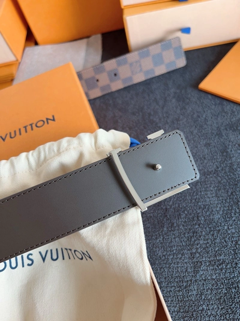Top mirror Louis Vuitton Belts