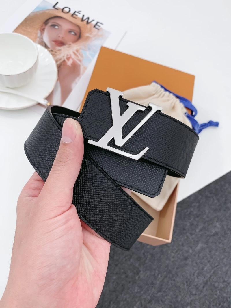 Accurate model Louis Vuitton Belts