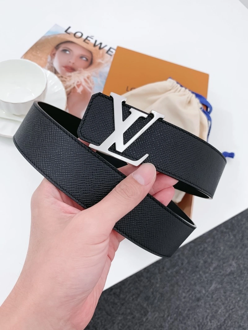 Accurate model Louis Vuitton Belts