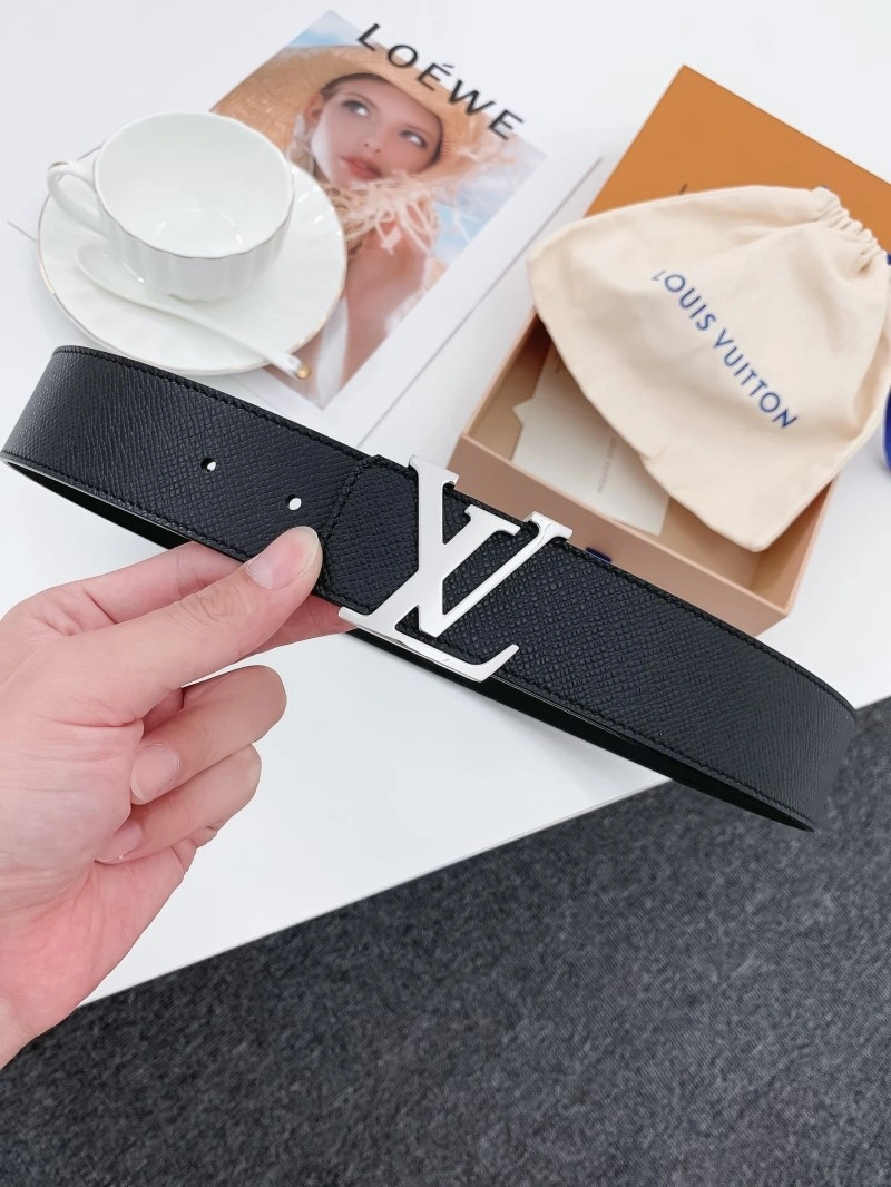 Accurate model Louis Vuitton Belts