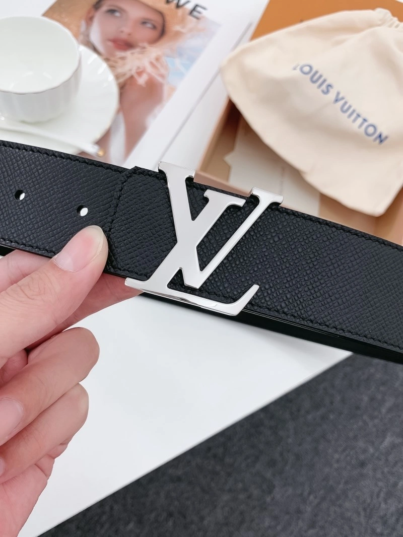 Accurate model Louis Vuitton Belts