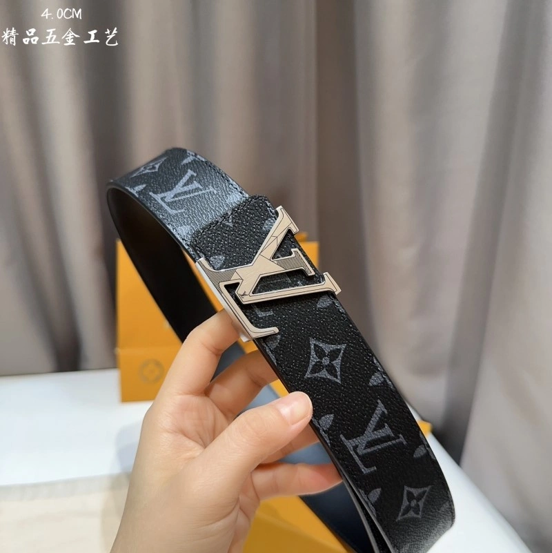 Top mirror Louis Vuitton Belts