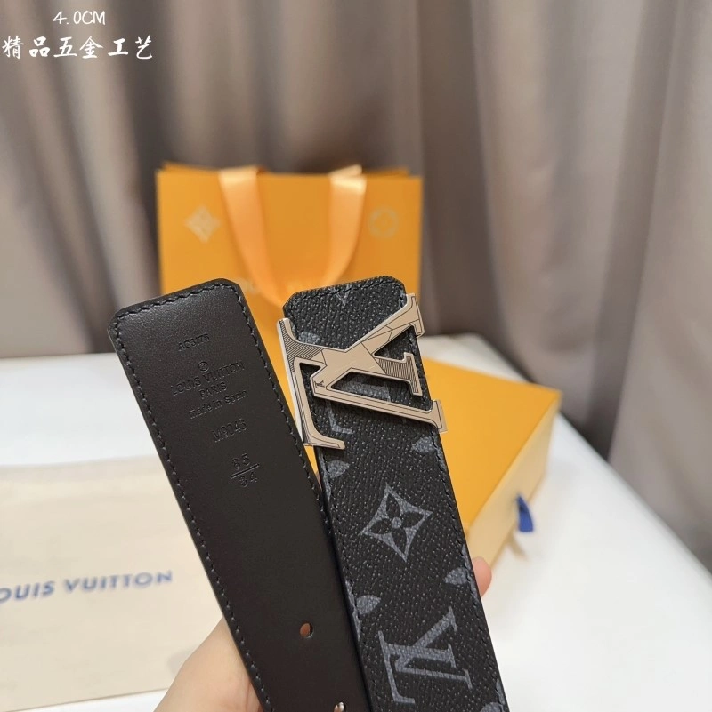 Top mirror Louis Vuitton Belts
