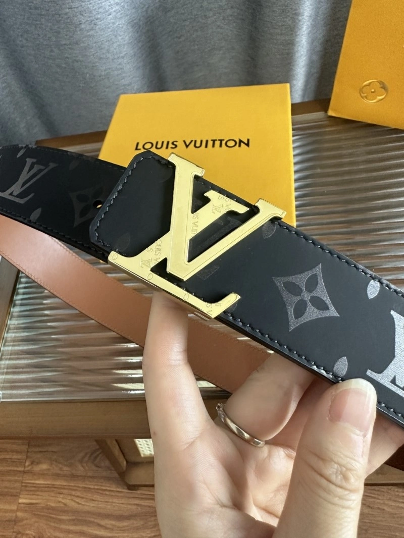 Top mirror Louis Vuitton Belts