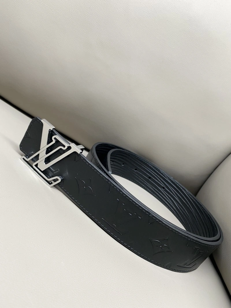 Low-cost Louis Vuitton Belts