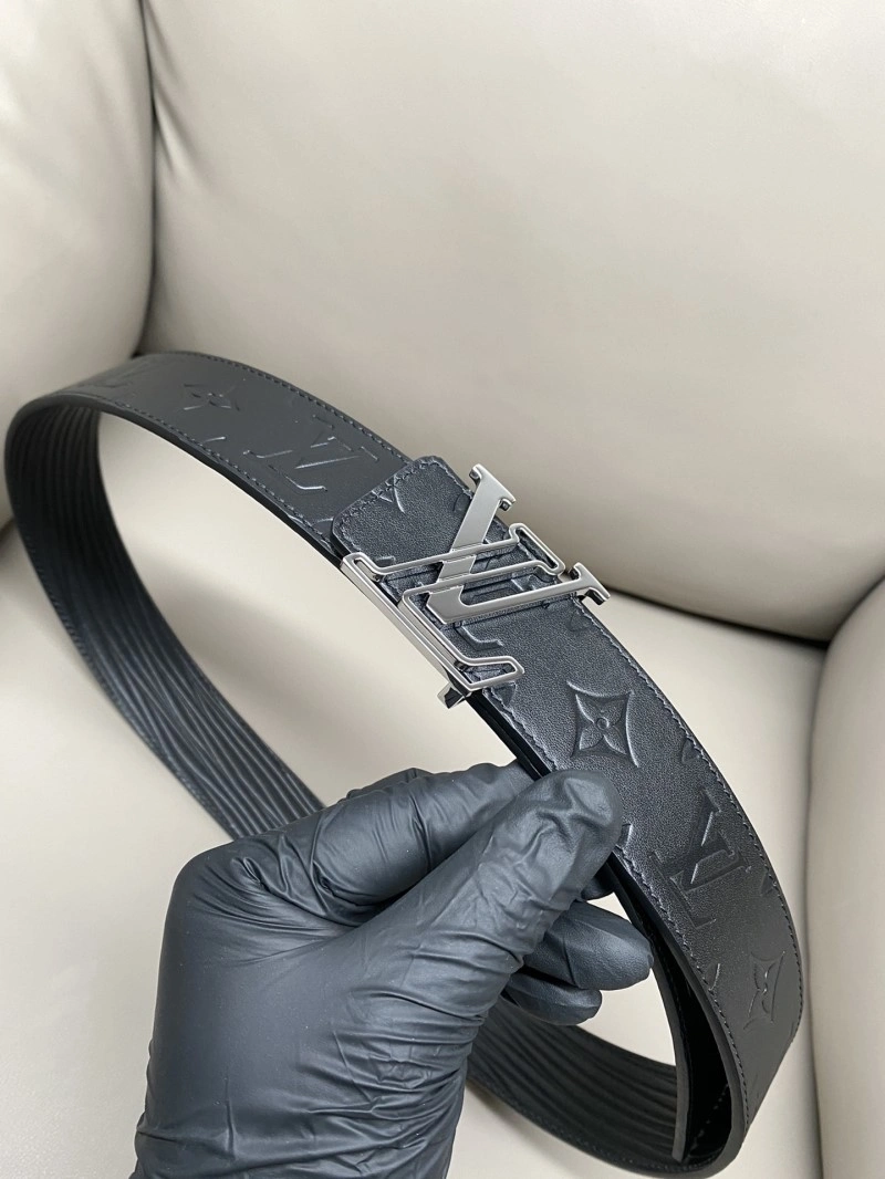 Low-cost Louis Vuitton Belts