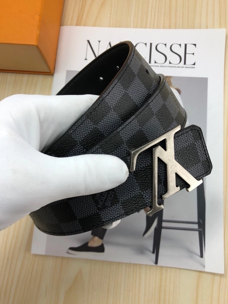 Accurate model Louis Vuitton Belts