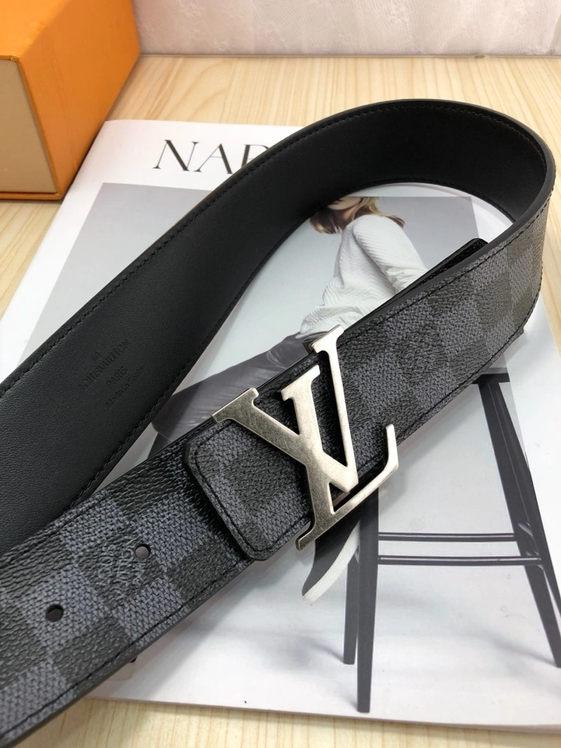 Accurate model Louis Vuitton Belts