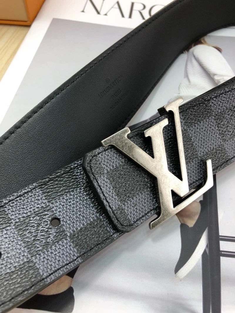 Accurate model Louis Vuitton Belts