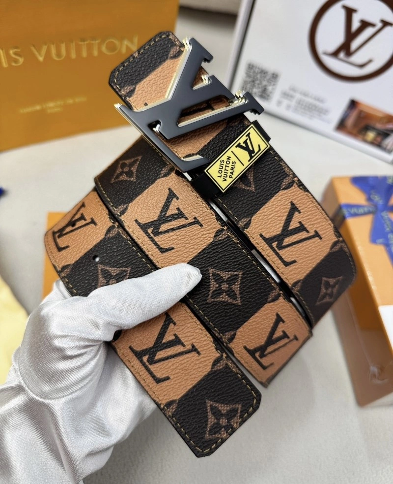 Top mirror Louis Vuitton Belts