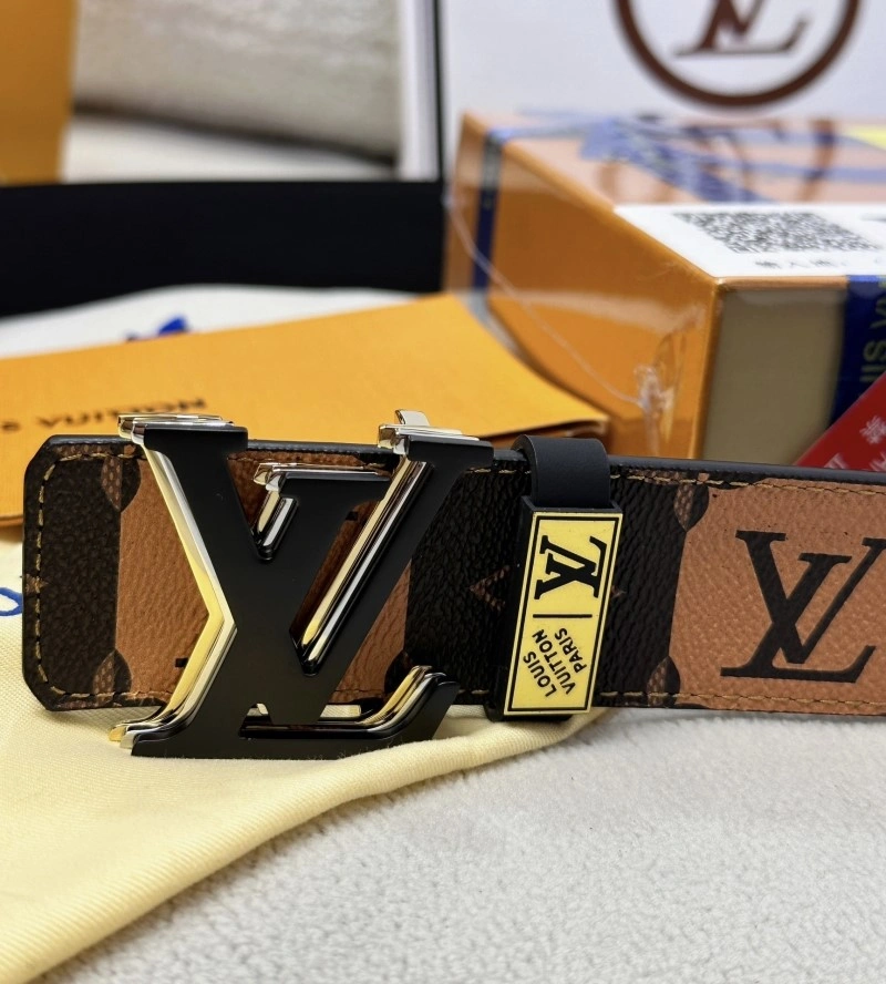 Top mirror Louis Vuitton Belts