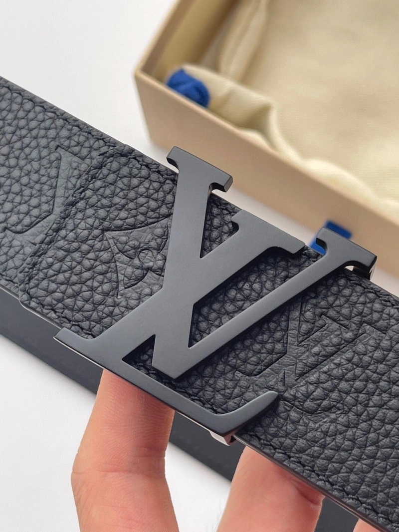 Top mirror Louis Vuitton Belts