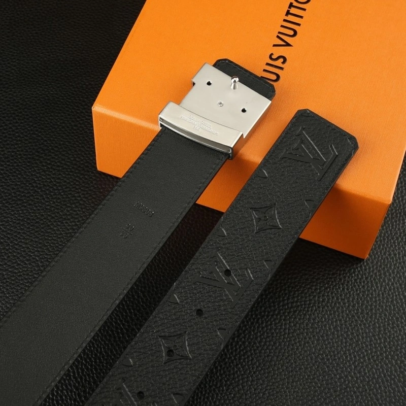 Accurate model Louis Vuitton Belts