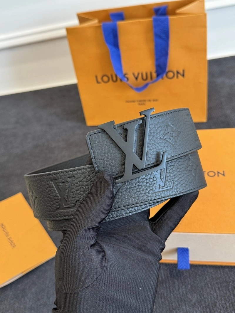 Accurate model Louis Vuitton Belts