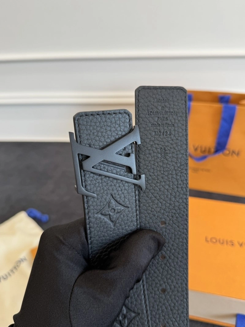 Accurate model Louis Vuitton Belts