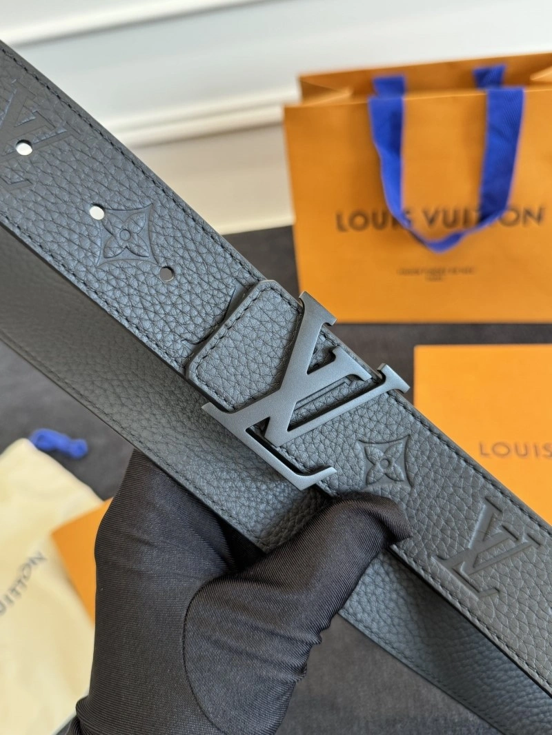 Accurate model Louis Vuitton Belts