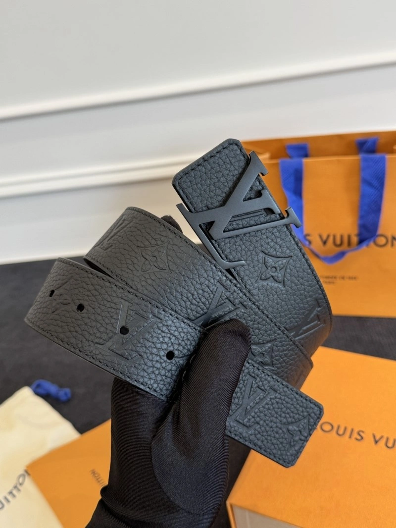 Accurate model Louis Vuitton Belts