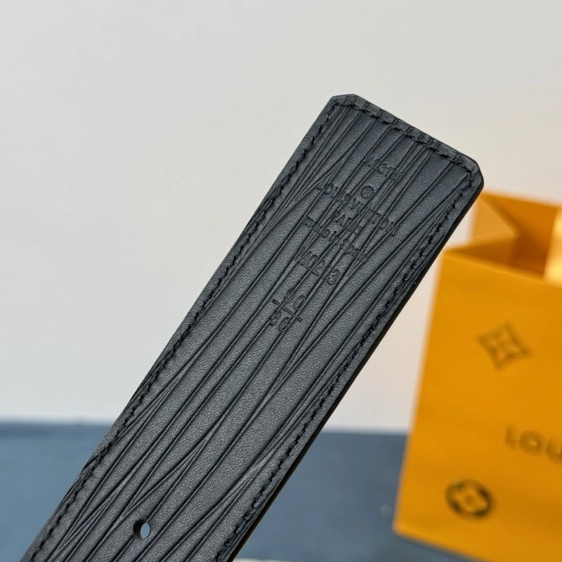 Accurate model Louis Vuitton Belts
