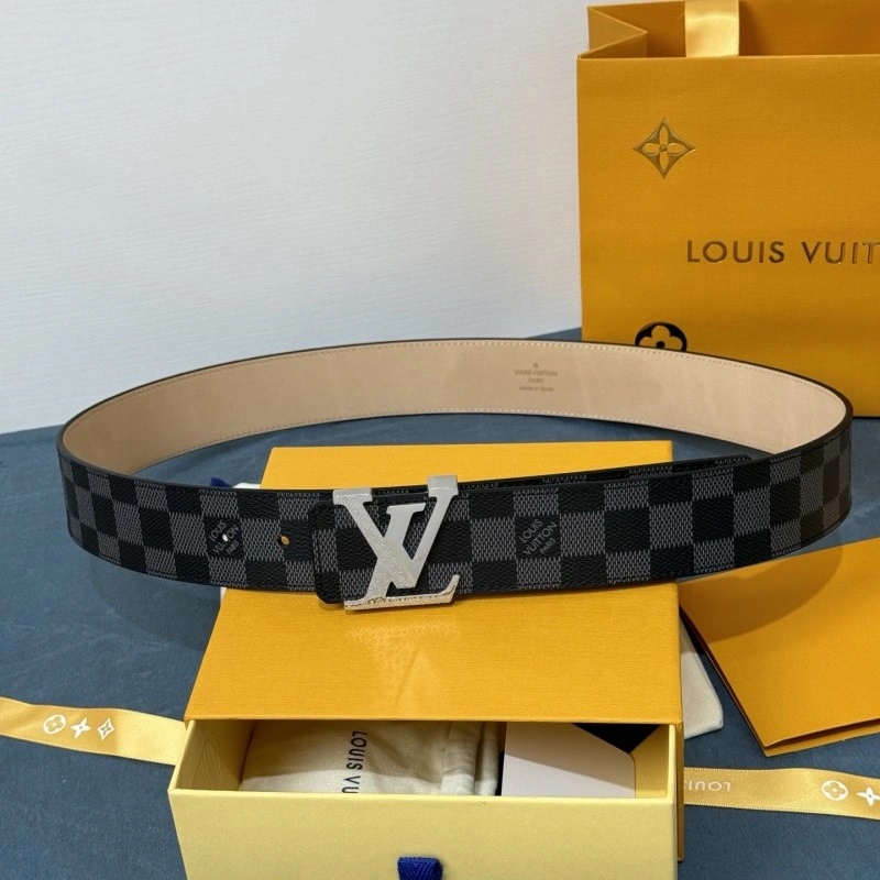 Accurate model Louis Vuitton Belts