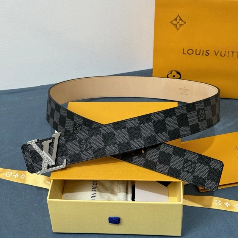 Accurate model Louis Vuitton Belts