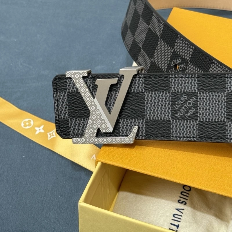 Accurate model Louis Vuitton Belts