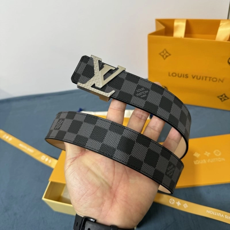 Accurate model Louis Vuitton Belts