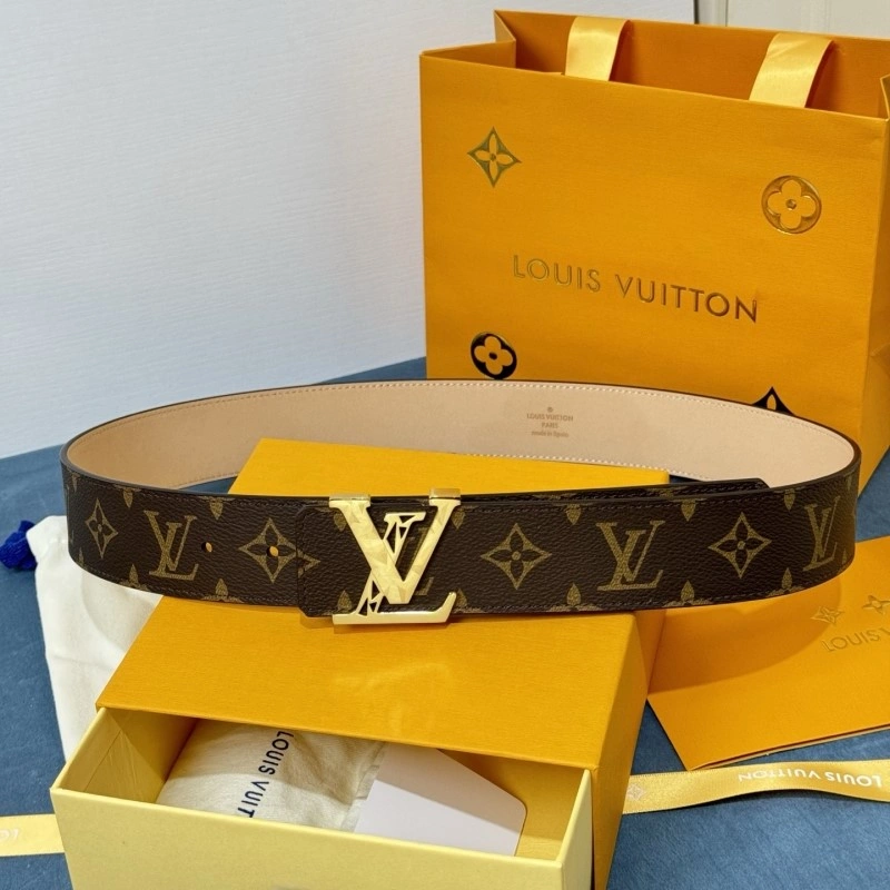 Top mirror Louis Vuitton Belts
