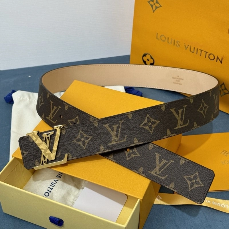Top mirror Louis Vuitton Belts