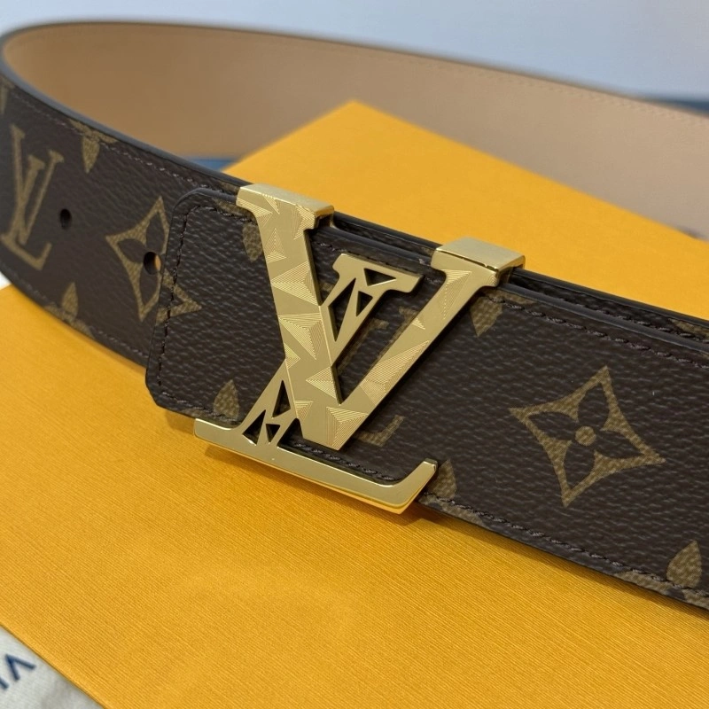 Top mirror Louis Vuitton Belts