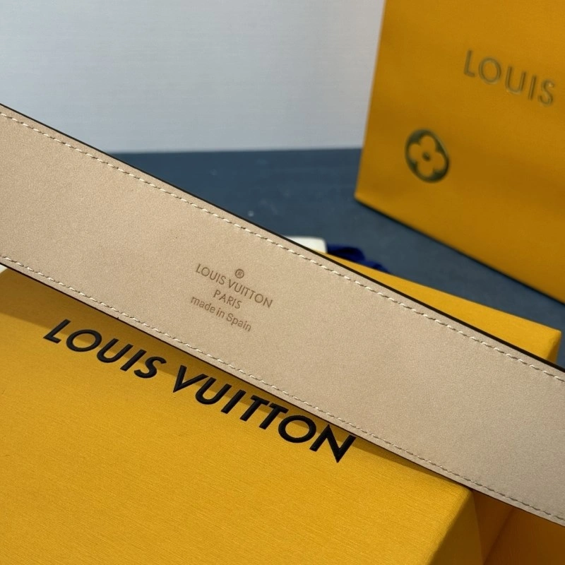 Top mirror Louis Vuitton Belts