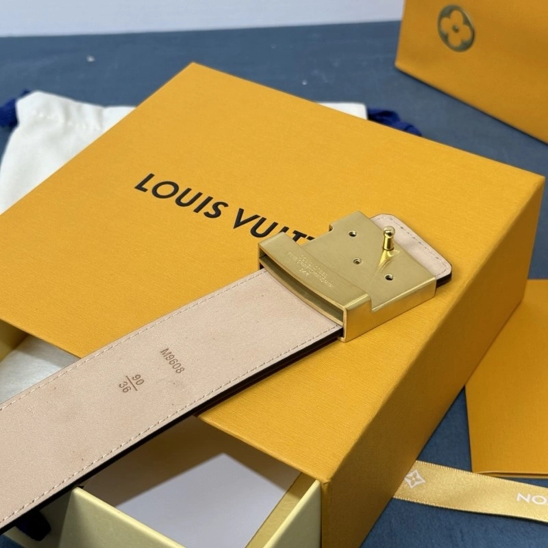 Top mirror Louis Vuitton Belts