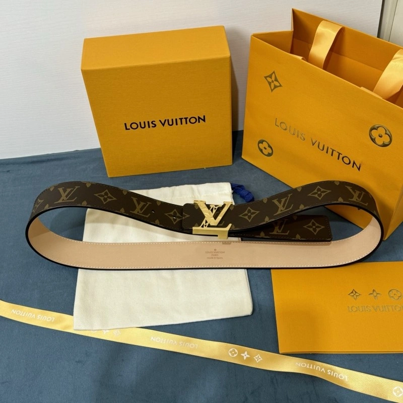 Top mirror Louis Vuitton Belts