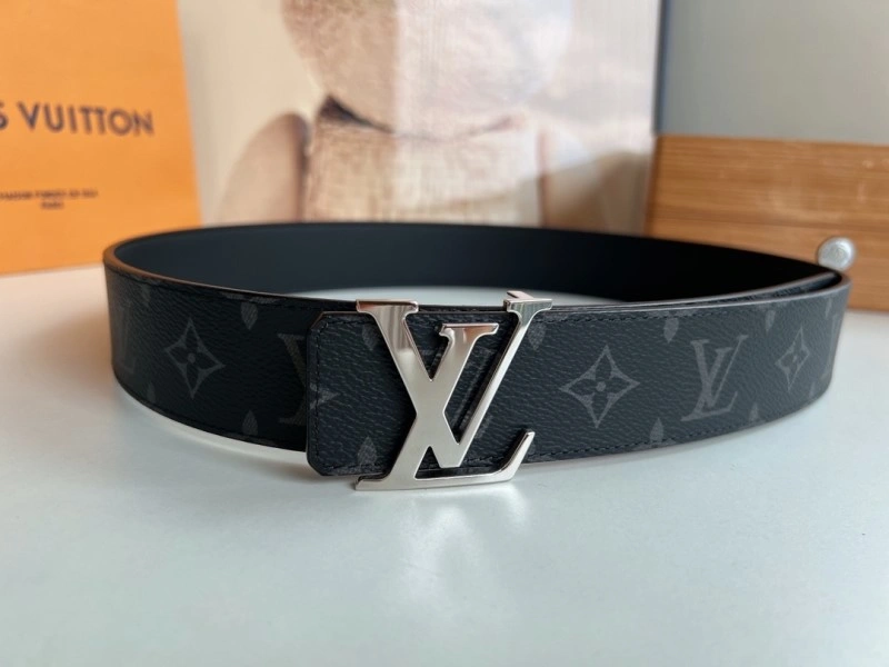 Top mirror Louis Vuitton Belts