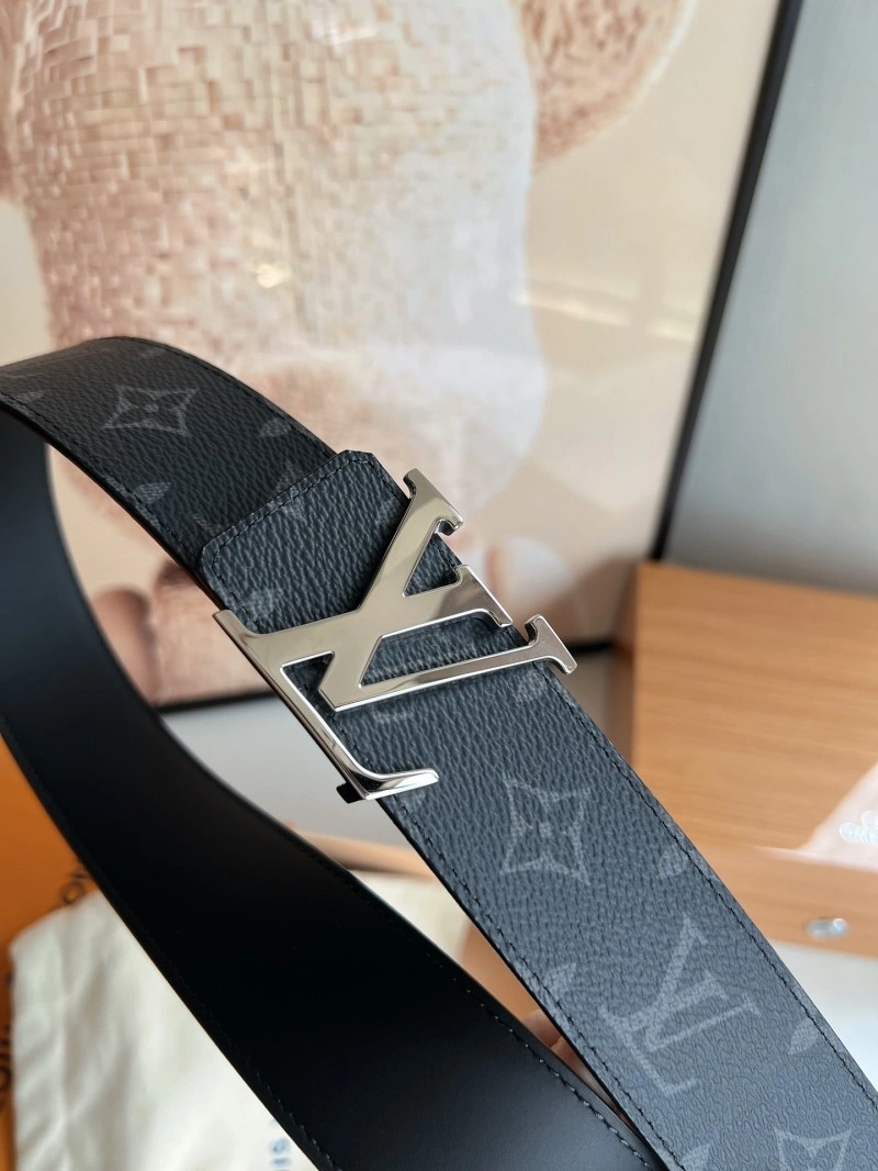 Top mirror Louis Vuitton Belts