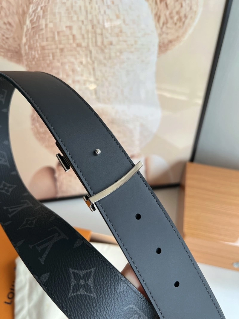 Top mirror Louis Vuitton Belts