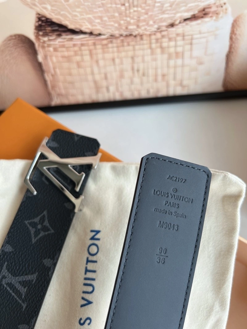 Top mirror Louis Vuitton Belts