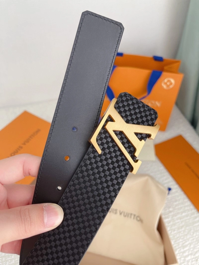 Top mirror Louis Vuitton Belts