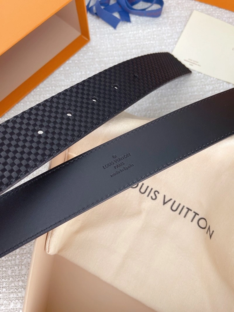 Top mirror Louis Vuitton Belts