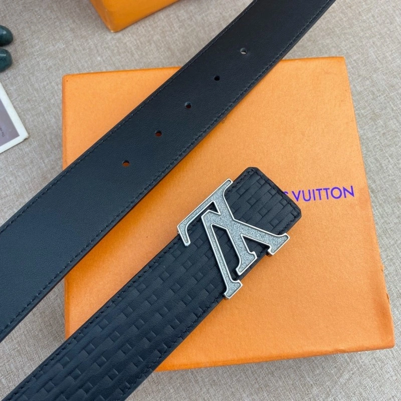 Top mirror Louis Vuitton Belts