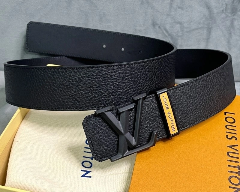 Low-cost Louis Vuitton Belts