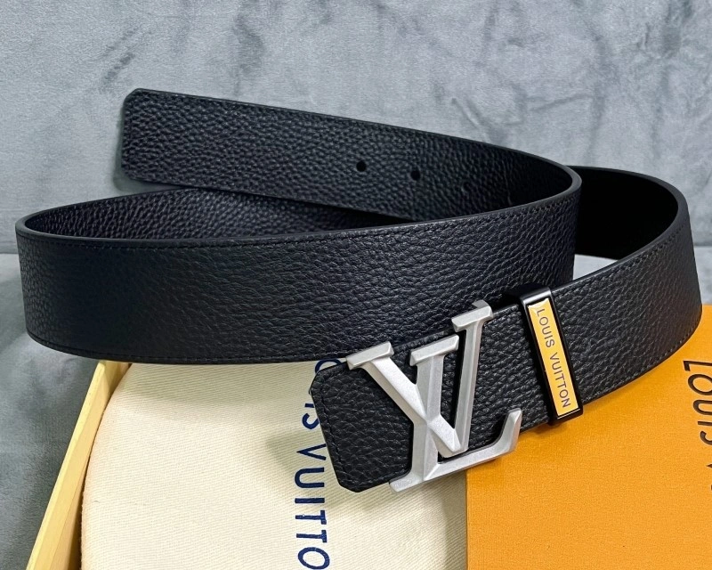 Accurate model Louis Vuitton Belts