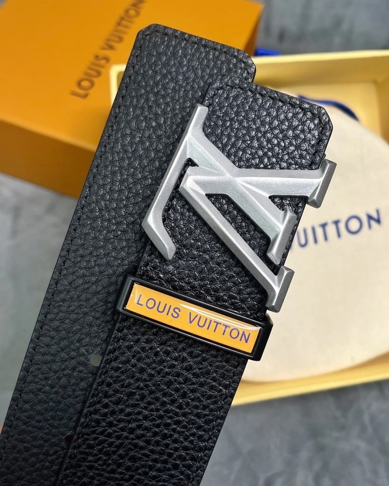 Accurate model Louis Vuitton Belts