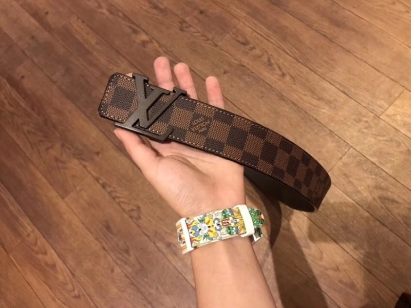 Accurate model Louis Vuitton Belts