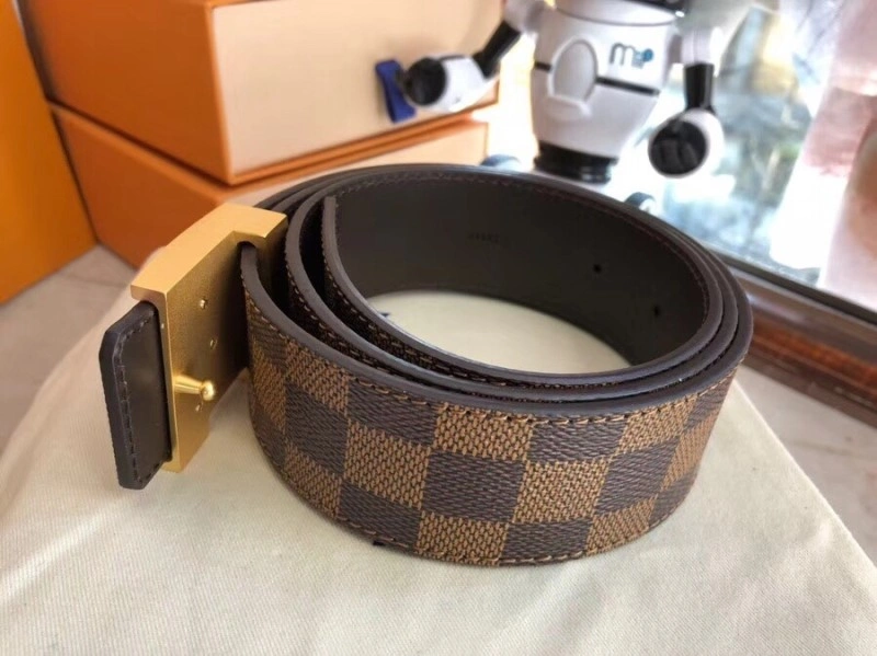 Accurate model Louis Vuitton Belts
