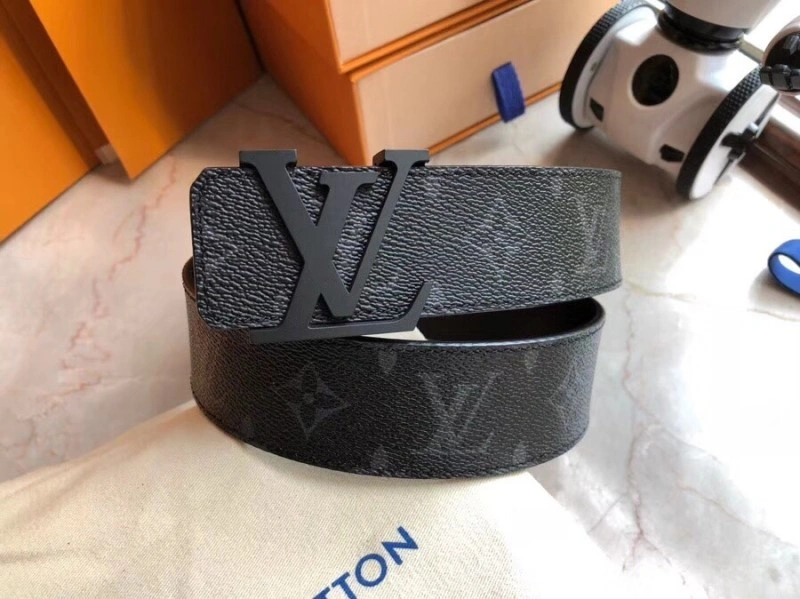 Low-cost Louis Vuitton Belts