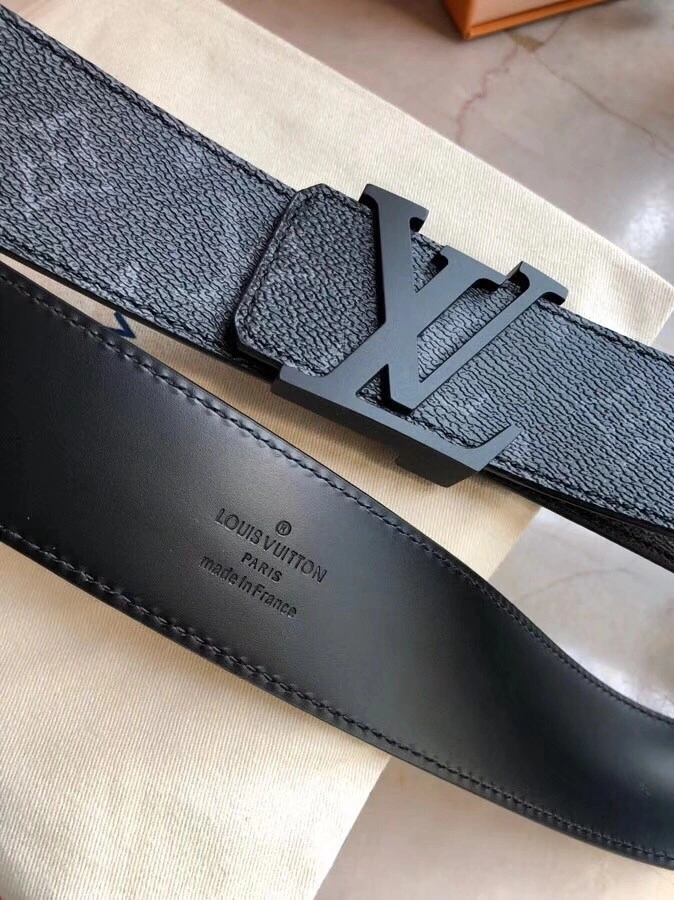 Low-cost Louis Vuitton Belts