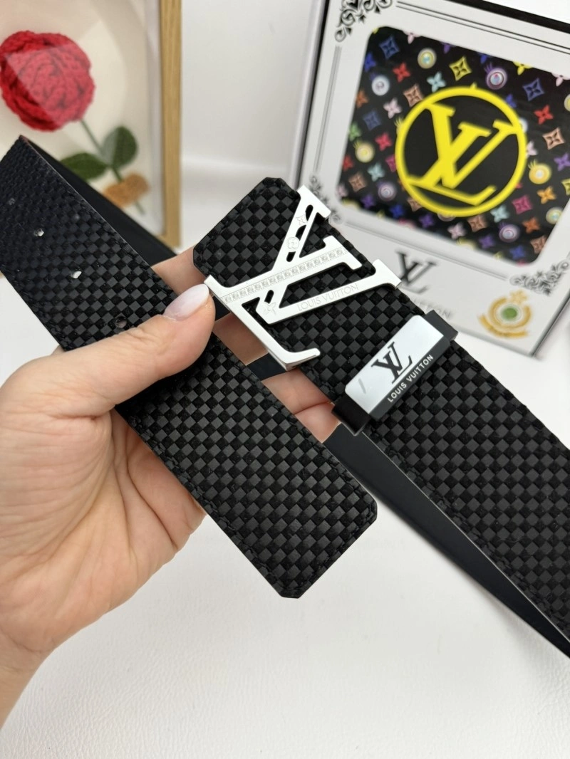 Top mirror Louis Vuitton Belts